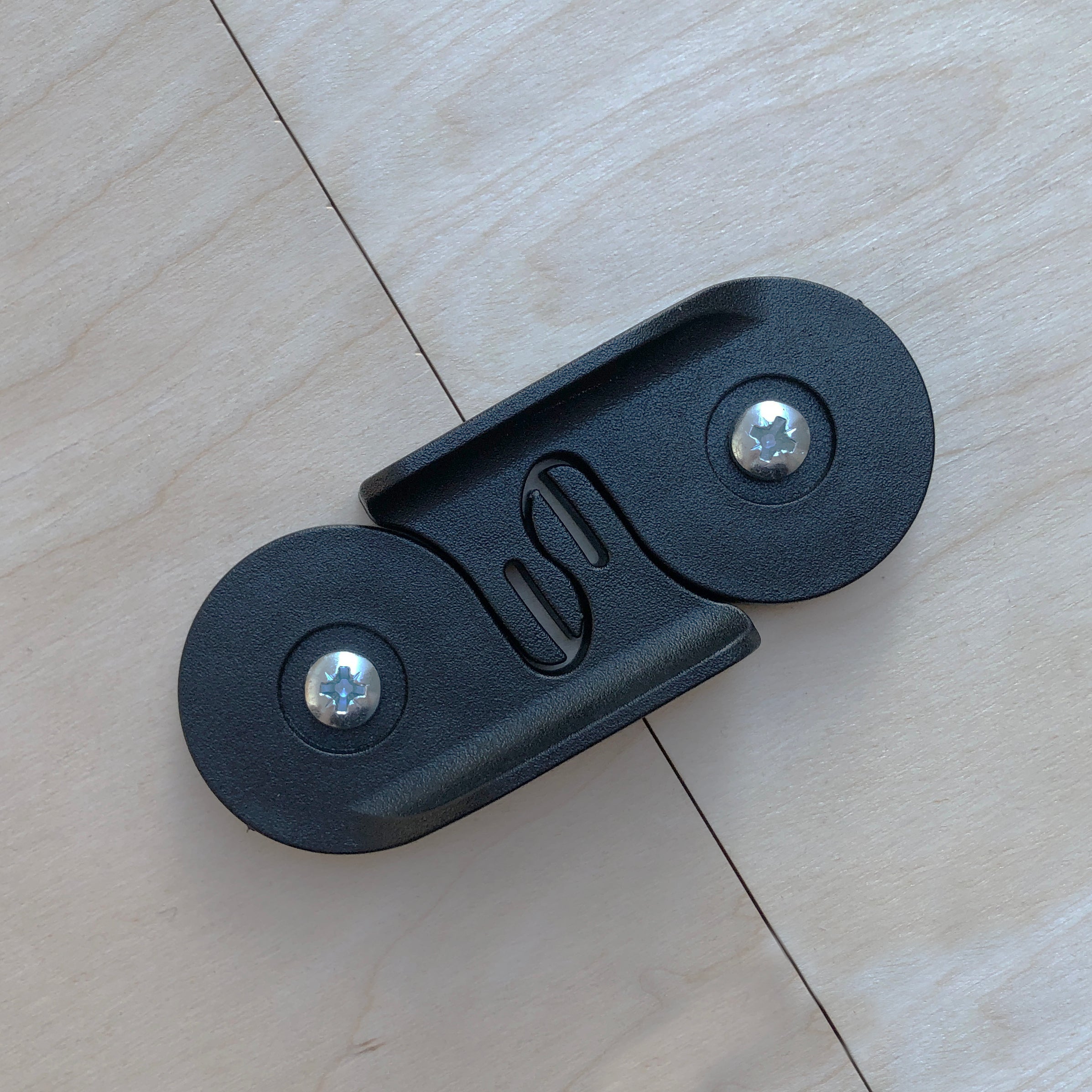 Table connector | Ackurat