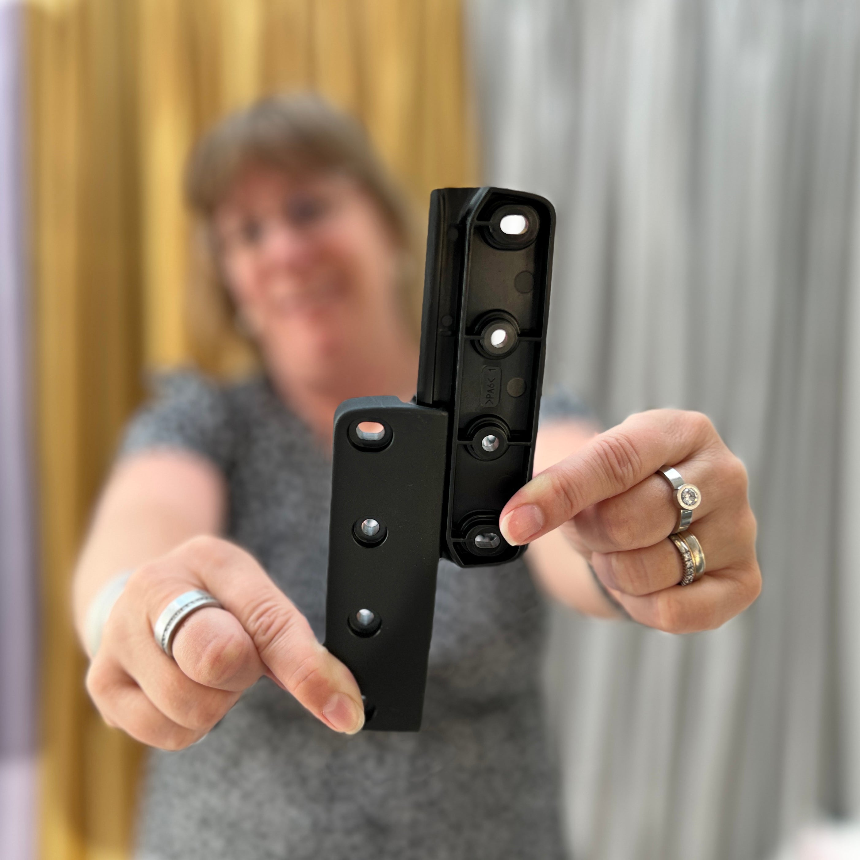 Sofa connector | Ackurat
